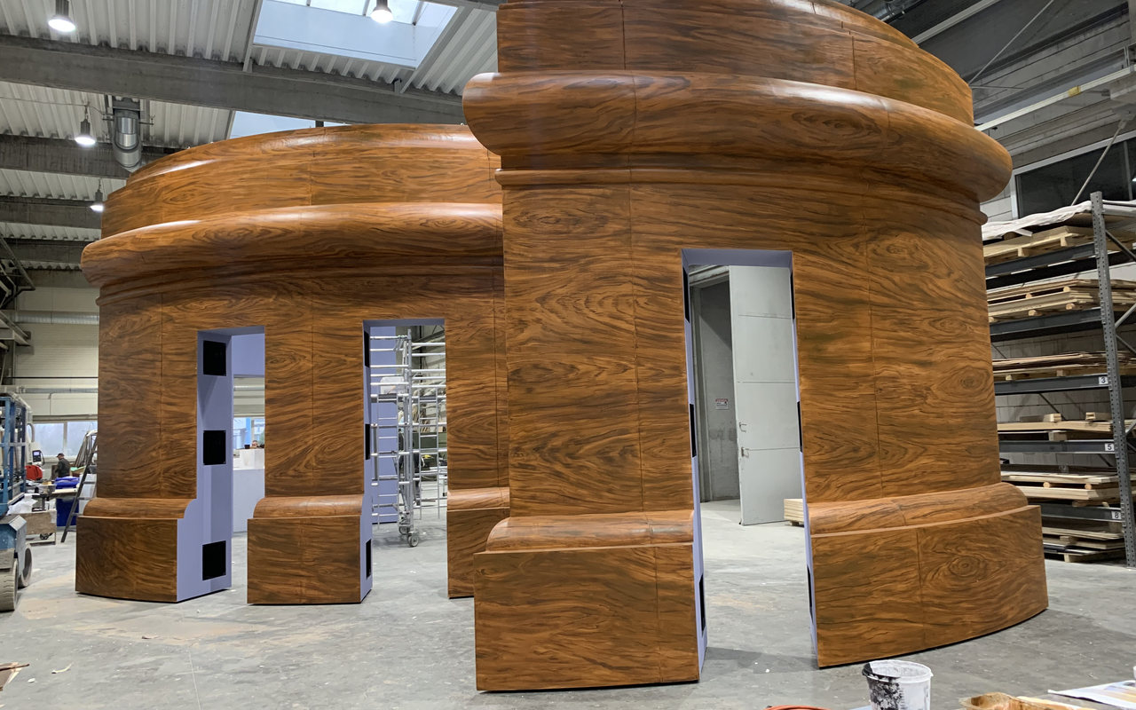 INDENFOR MURENE - Det Kongelige Teater / Realisations Deko-Bau